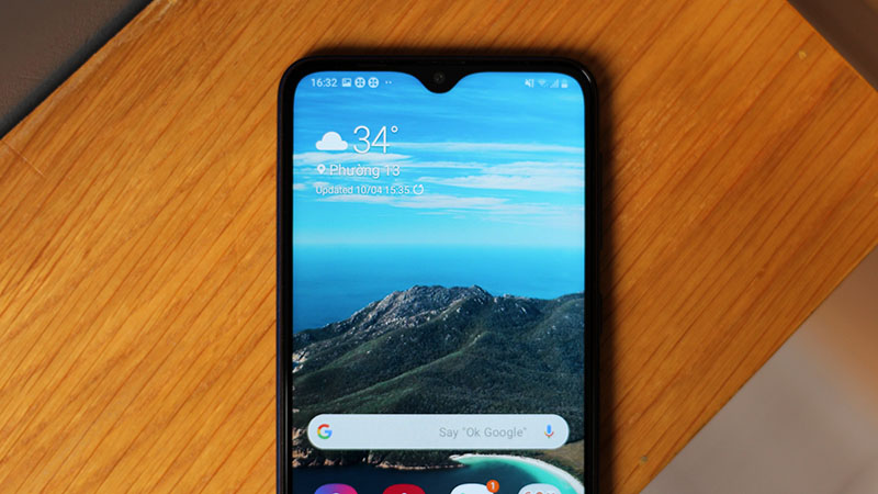Sắm điện thoại 3 triệu đồng: Samsung Galaxy A10 hay Nokia 3.2?