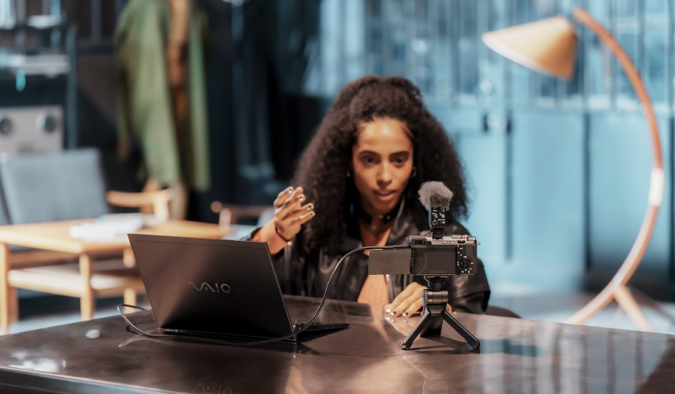 Sony ra mắt bộ đôi máy ảnh Alpha 7CR và 7C II